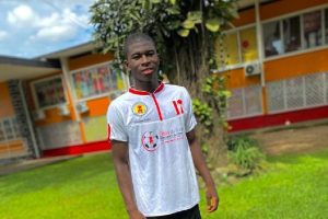 Carlos Baleba : Biographie, parcours, salaire, records et plus